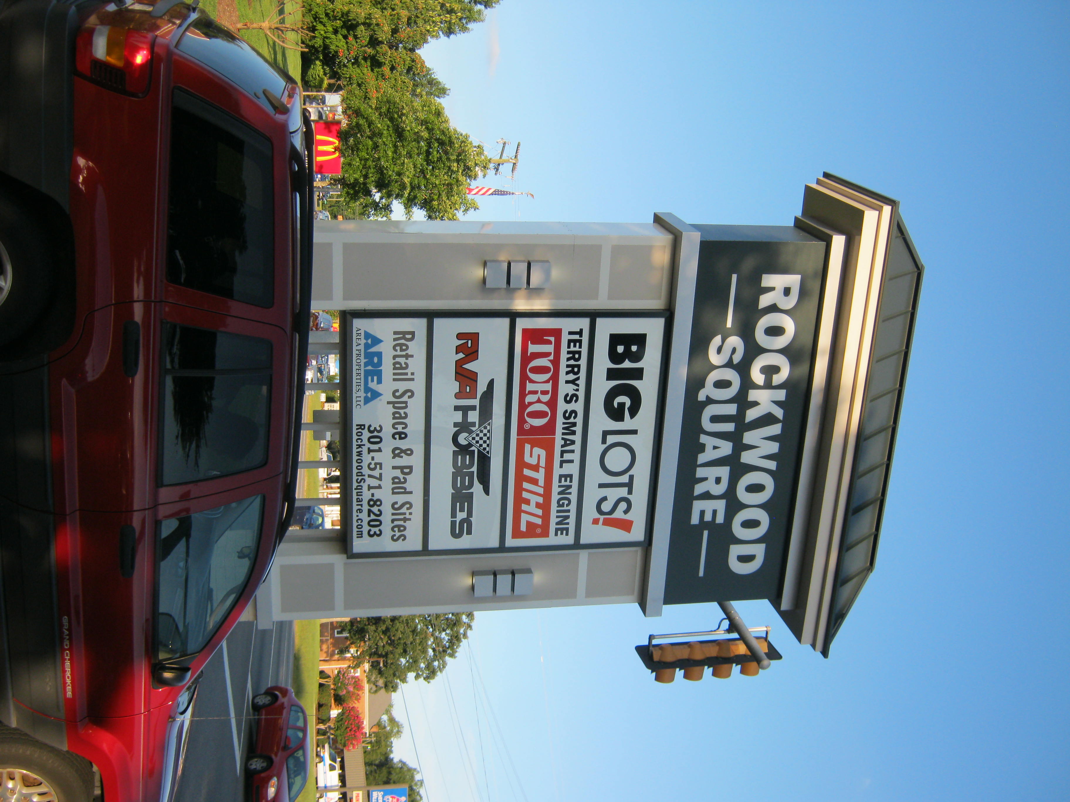 main pylon – Holiday Signs